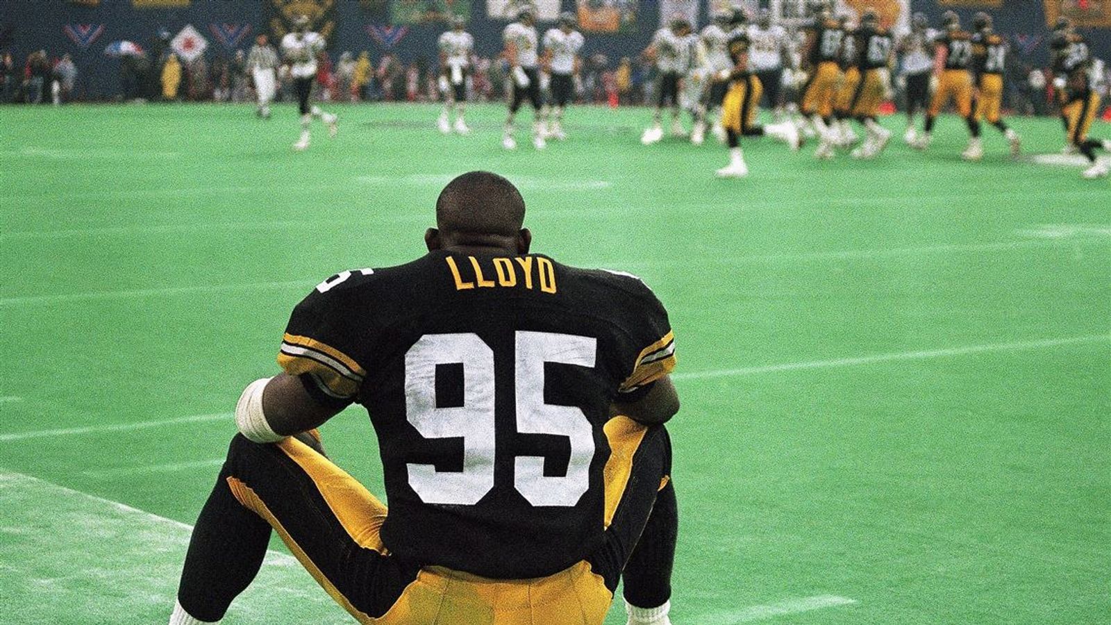 Steelers' Greg Lloyd Flipped Off The Broncos Bench After Being Ejected ...