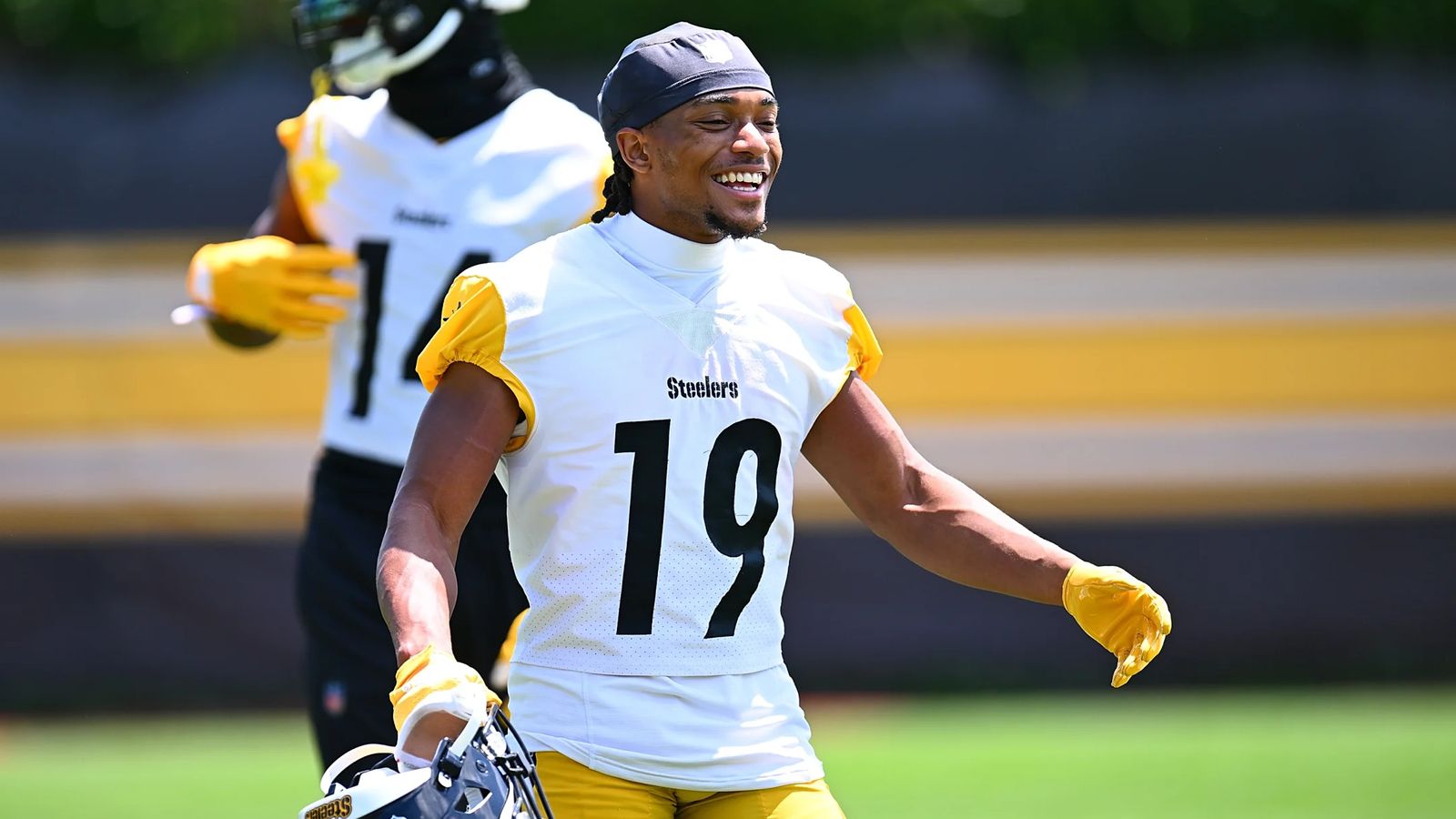 Steelers' Zach Azzanni Revealing He Has To Pull Calvin Austin “Out Of ...