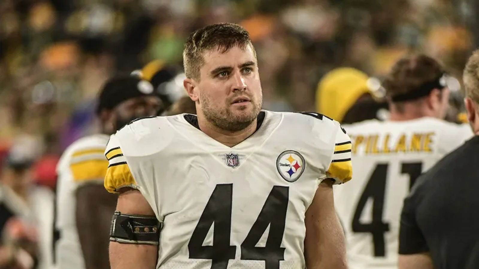 REPORT - Steelers Not Discussing New Contract with Fullback Derek Watt ...