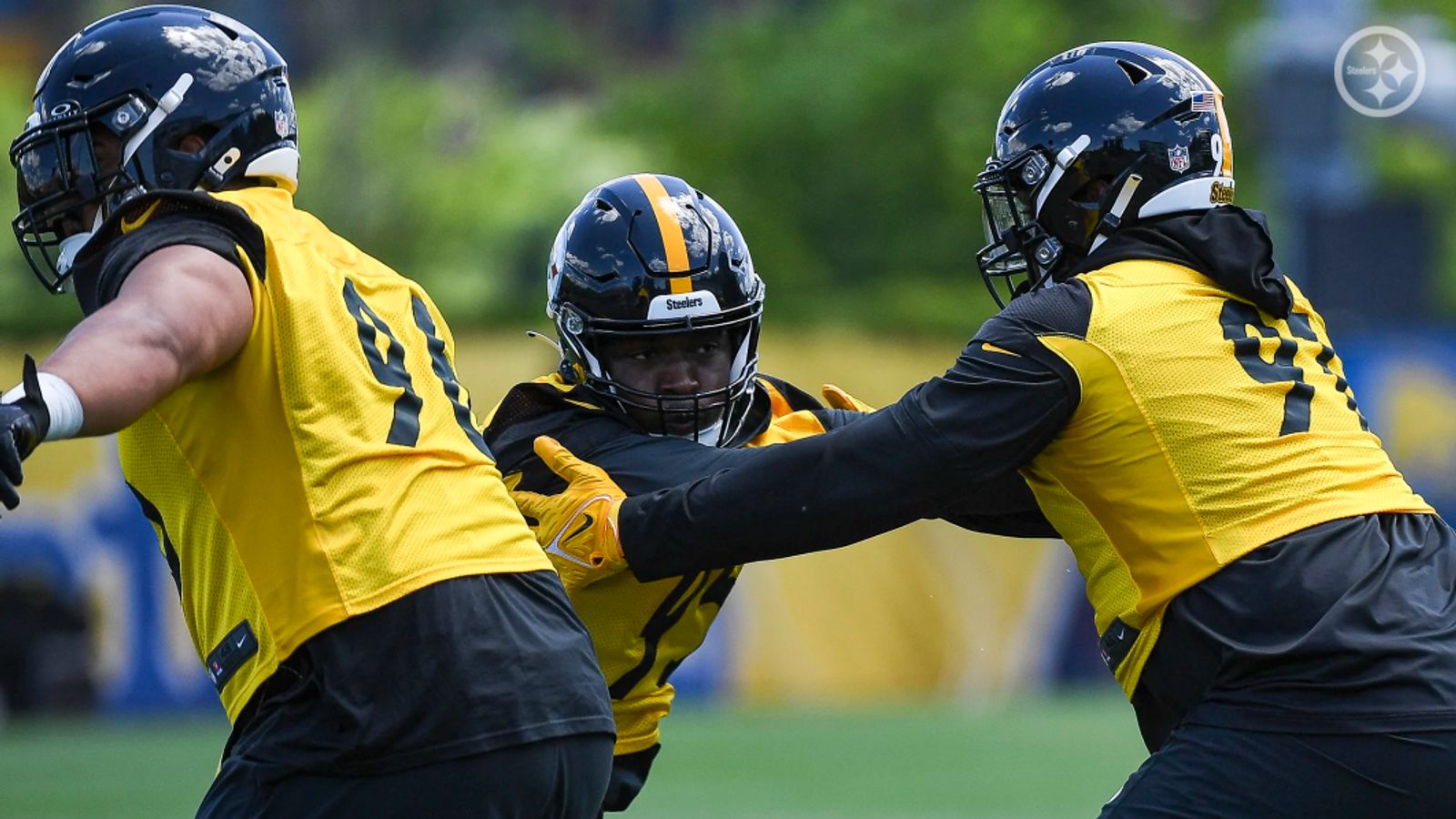 Steelers' Keeanu Benton Sought Big Time Advice From Eagles All-Pro ...