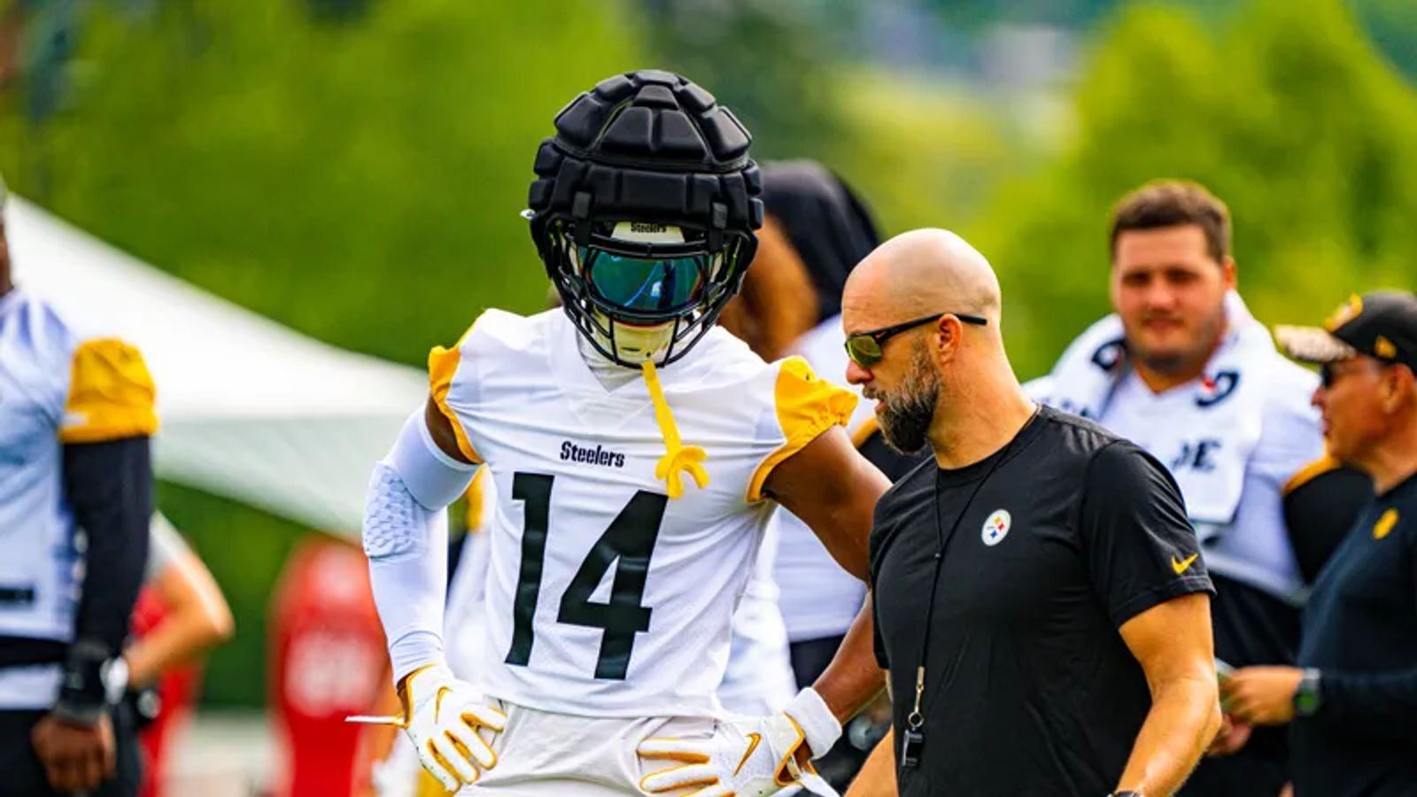 Steelers' Zach Azzanni Is "Part Receiver Coach, Part Psychologist" For ...
