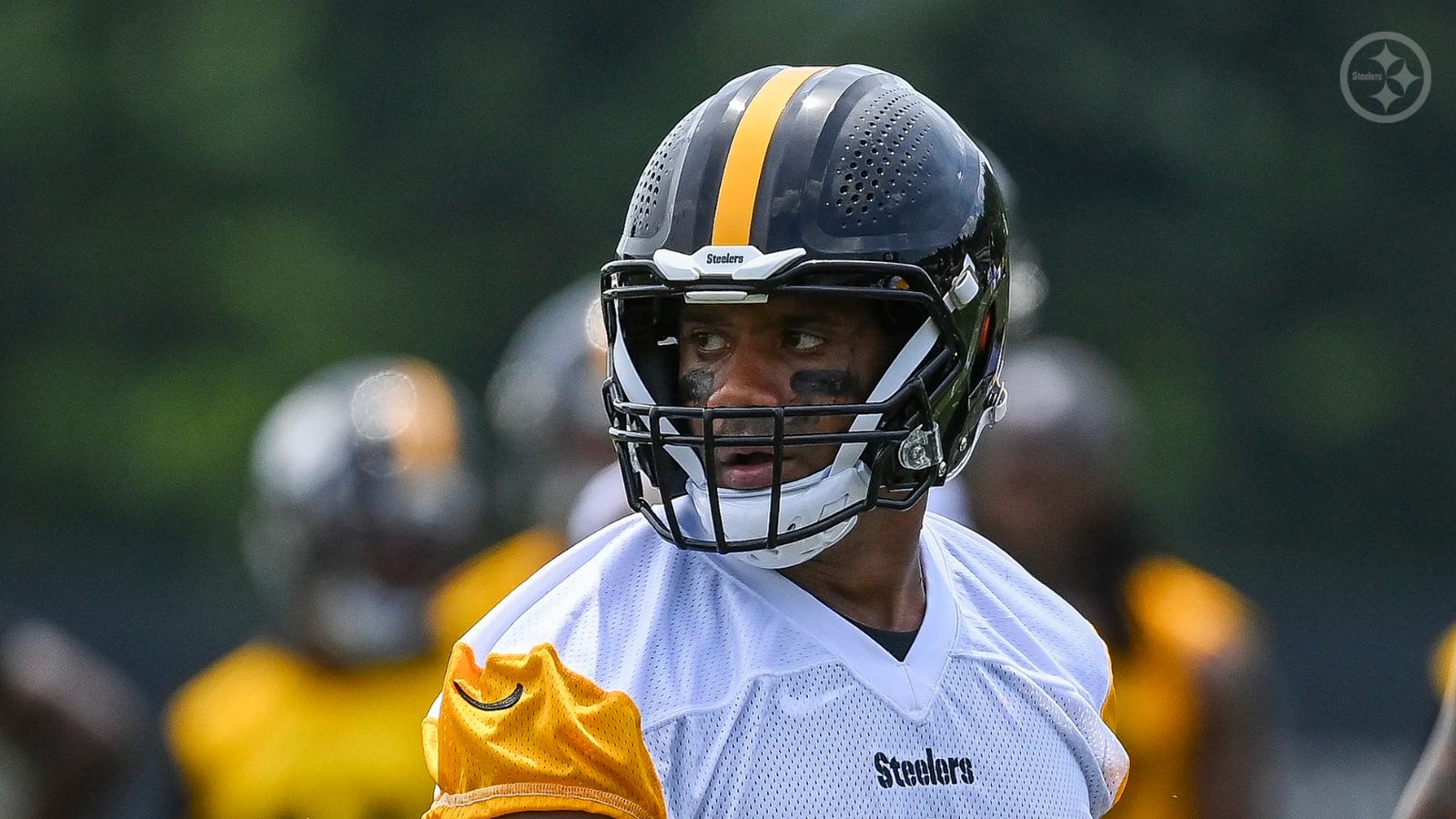 Steelers Polarizing QB Competition Could Affect Rest Of Team: "Players ...