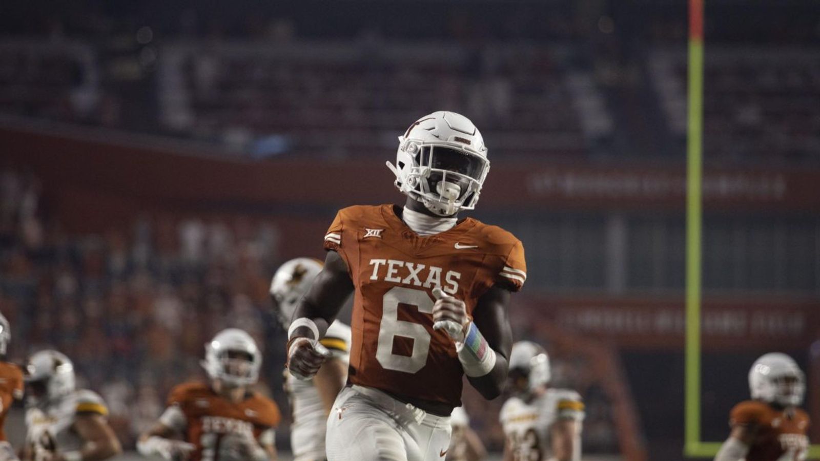 Steelers Had A Great Laugh-Filled Meeting With Versatile Texas ...