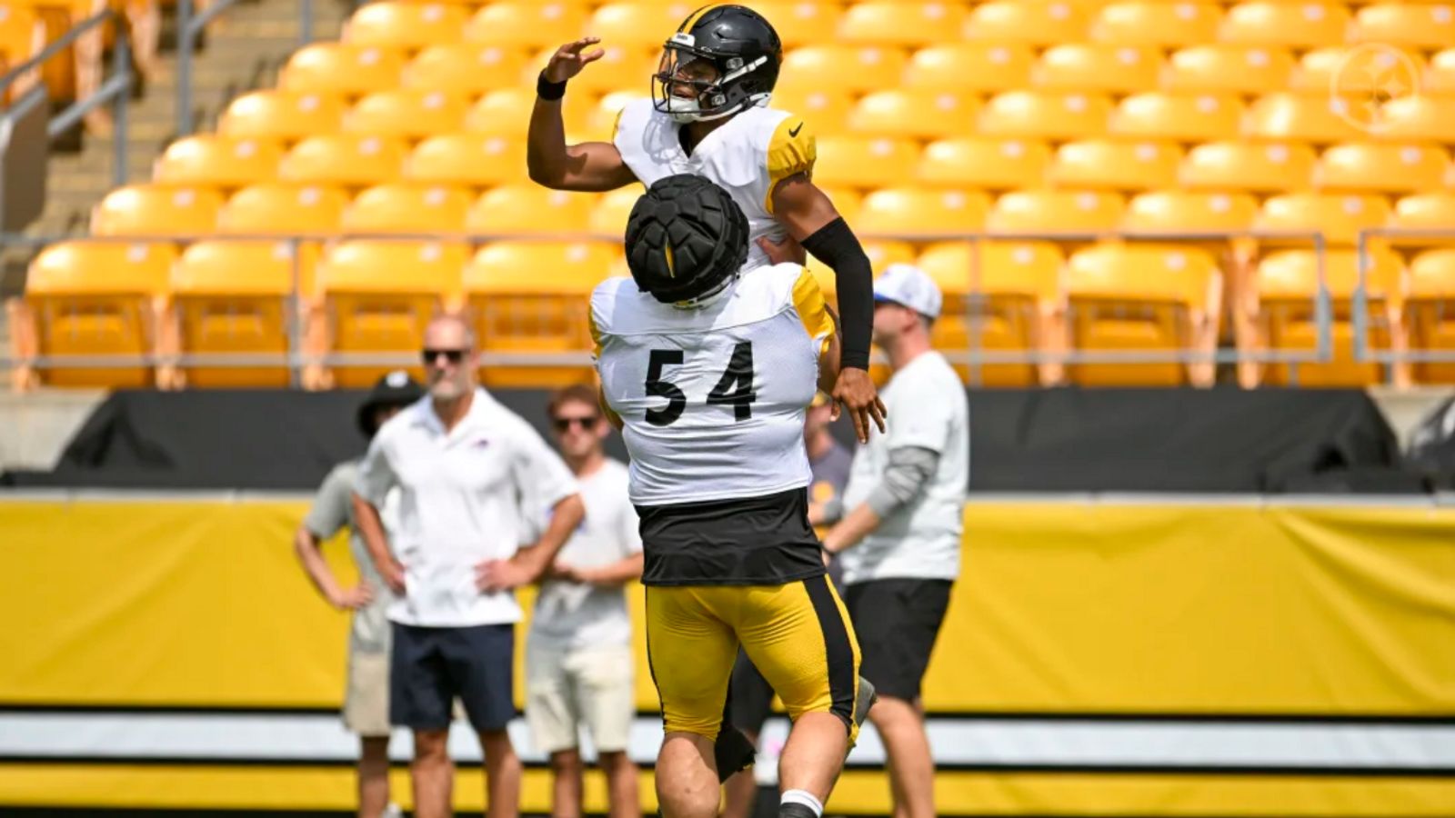 Former Steelers Offensive Lineman Said Zach Frazier Is A Bright Spot On ...