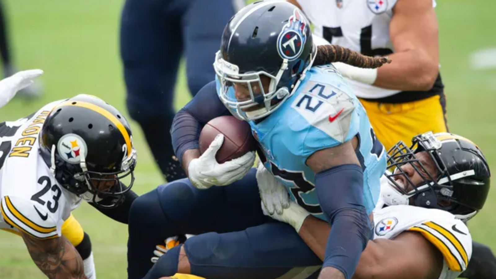 Steelers' New Division Rival Derrick Henry Admits He's "Not A Raven ...